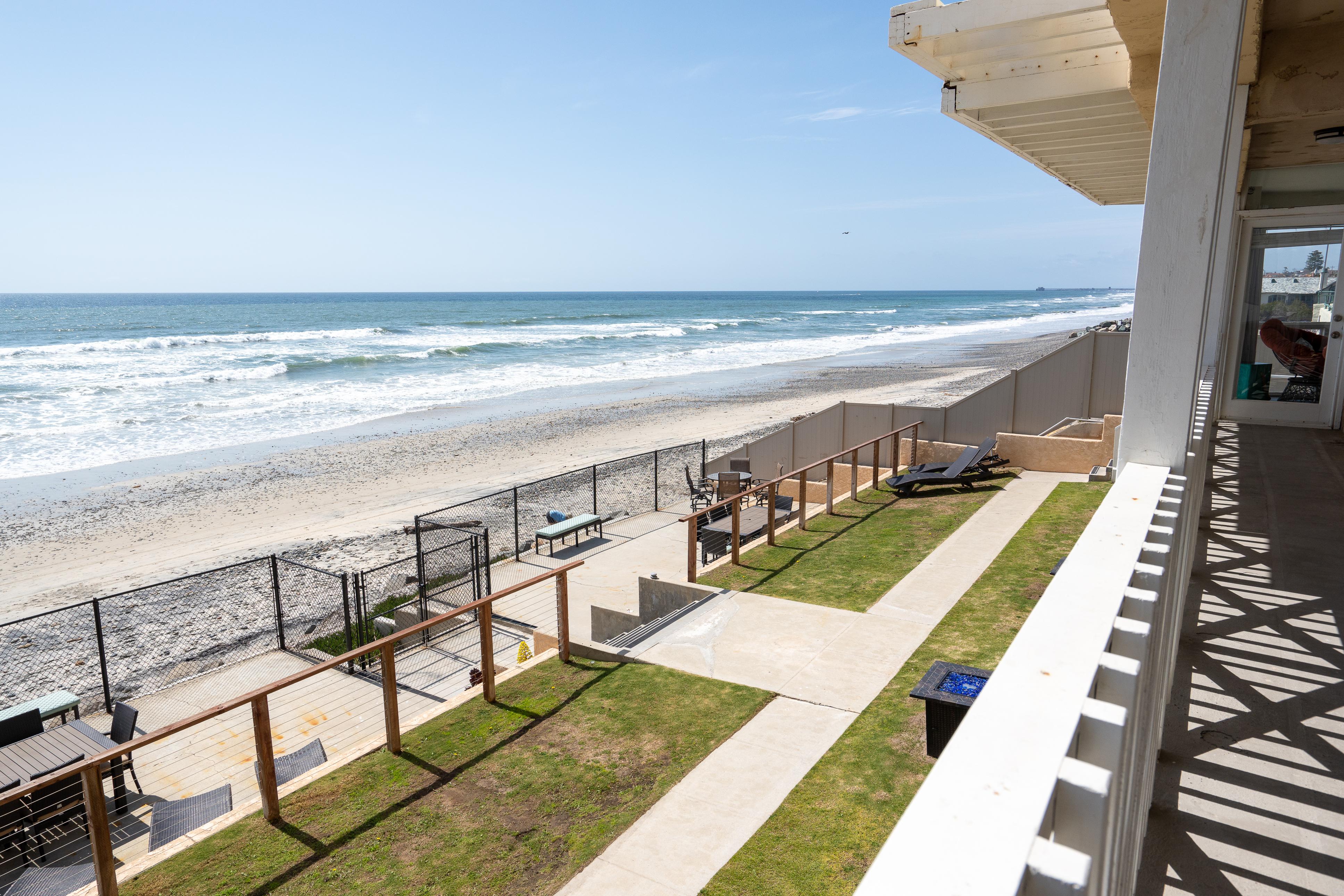 Breathtaking Ocean Views And Cozy Fireplace - Charming Beachfront Haven - Carlsbad, CA