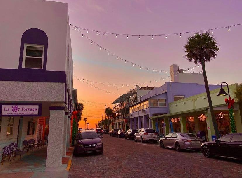 Historic Pass-A-Grille Gulf Way Beachfront Wi-Fi - Vacation Rentals ...