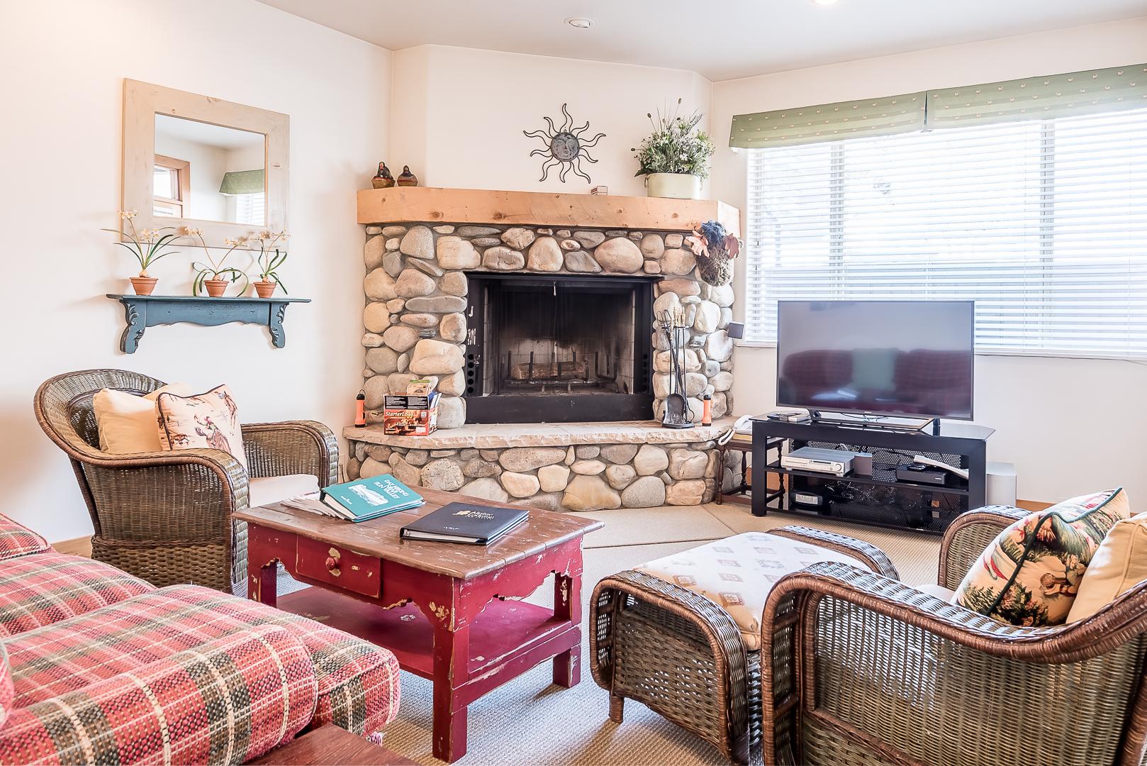 Cozy Corner Condo With Hot Tub And Bbq Grill - Charming Retreat - Ketchum, ID