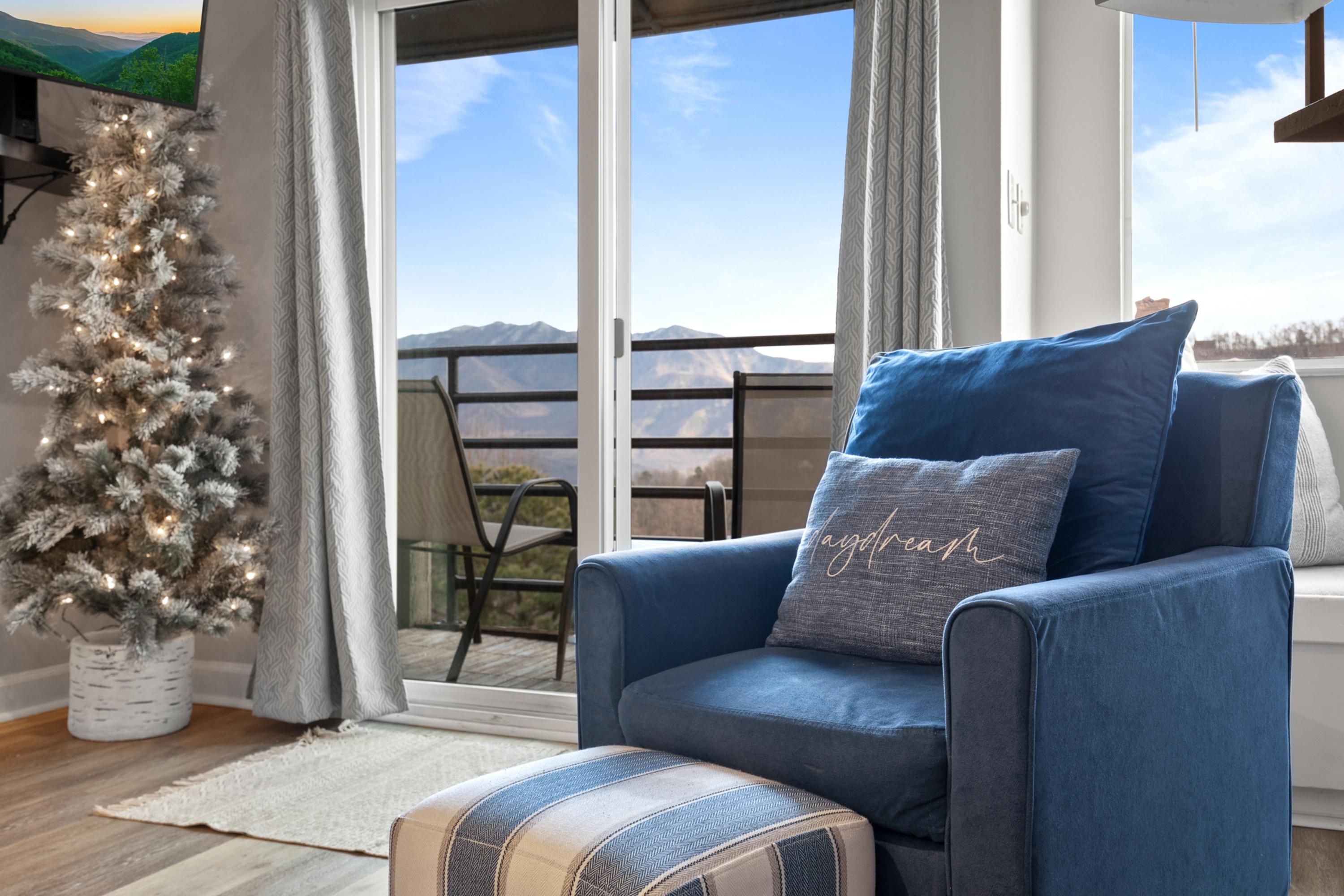 The Summit 1306 / INDOOR AND OUTDOOR POOLS - Vacation Rentals | Homes ...