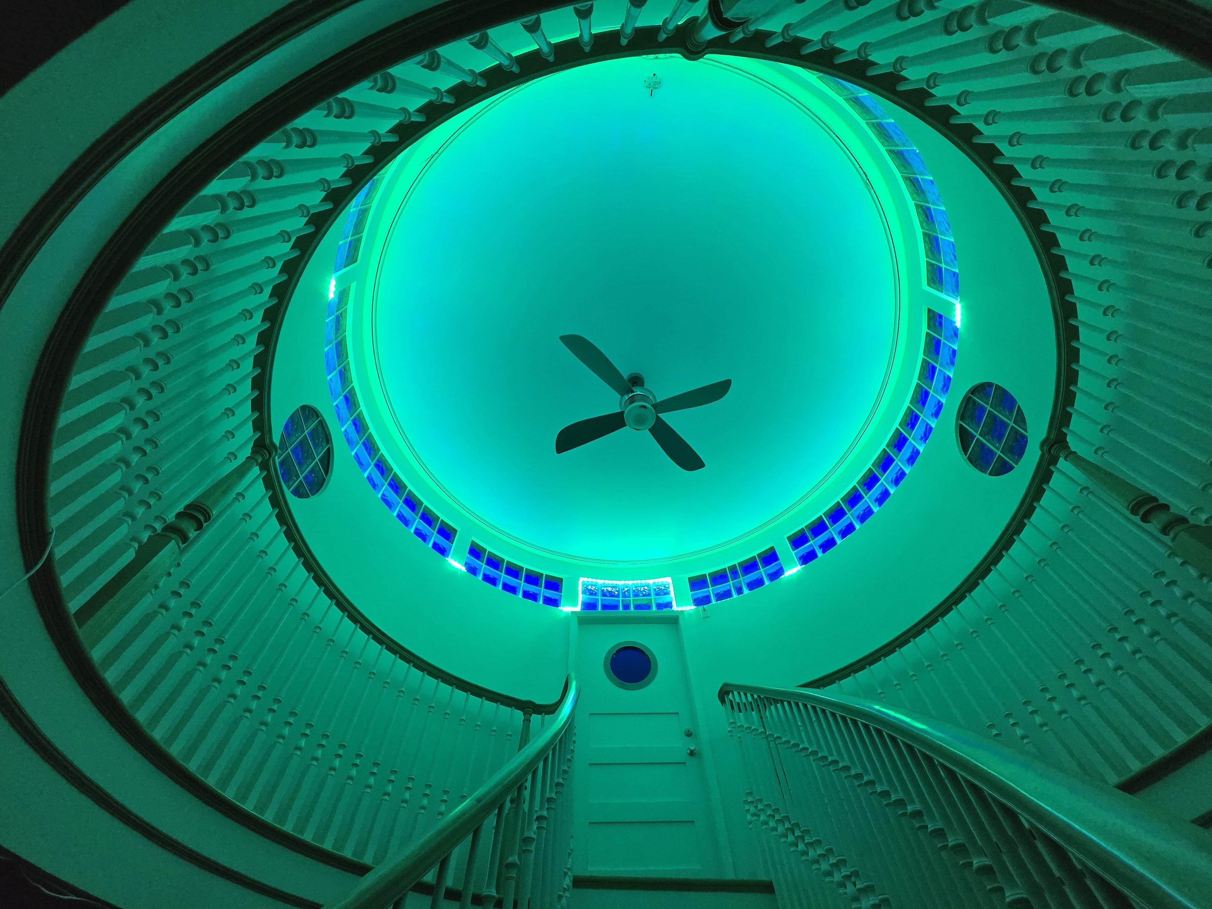 Starlight Tower Manor-Observatory, 30-Seat Theater, Game room, Bar ...