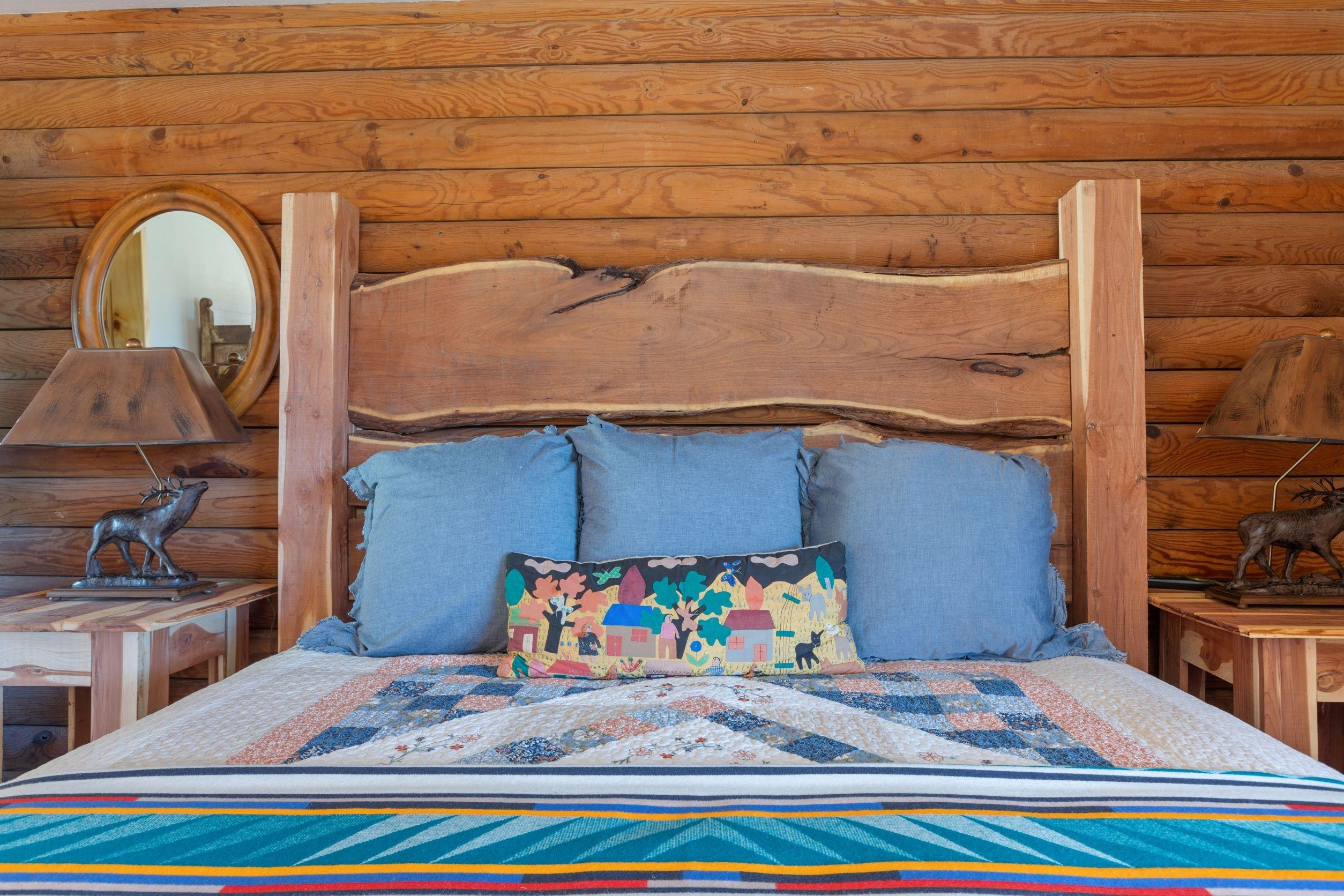 Guadalupe Bluff Log Cabin 4 Bedroom Home - Vacation Rentals | Homes ...