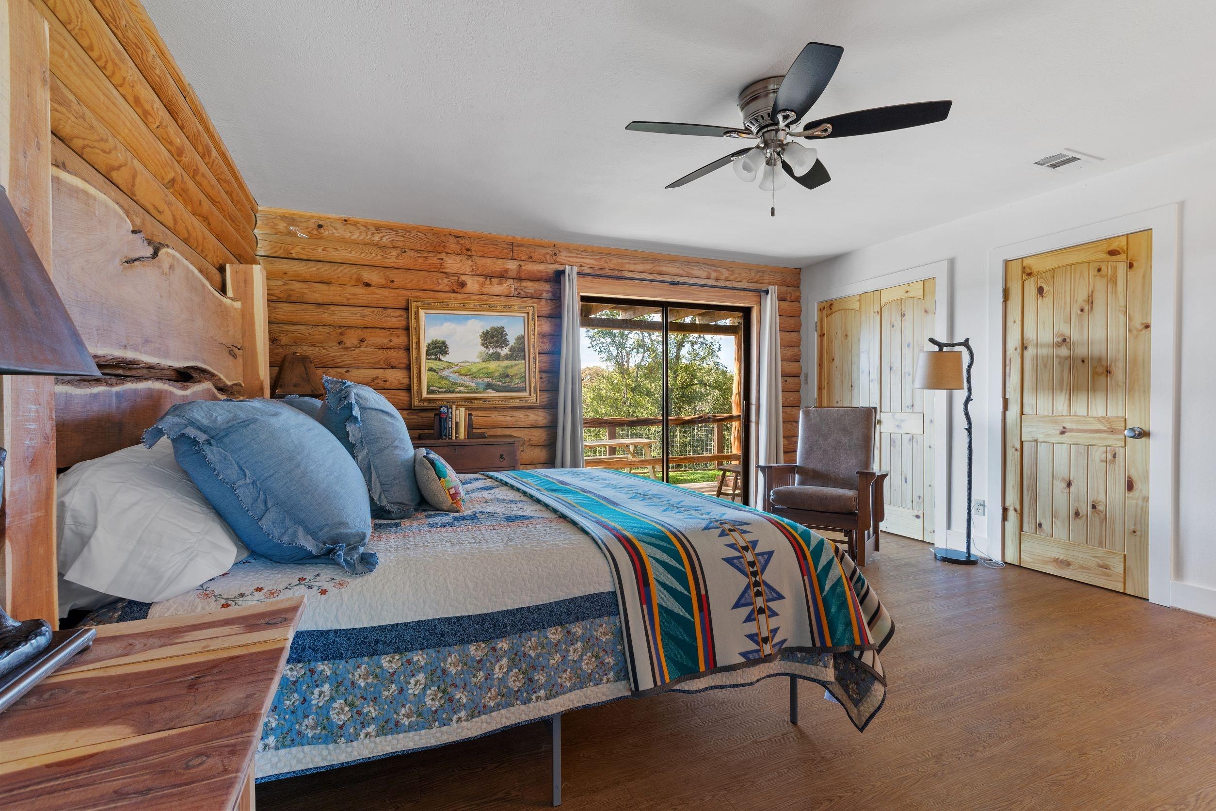 Guadalupe Bluff Log Cabin 4 Bedroom Home - Vacation Rentals | Homes ...