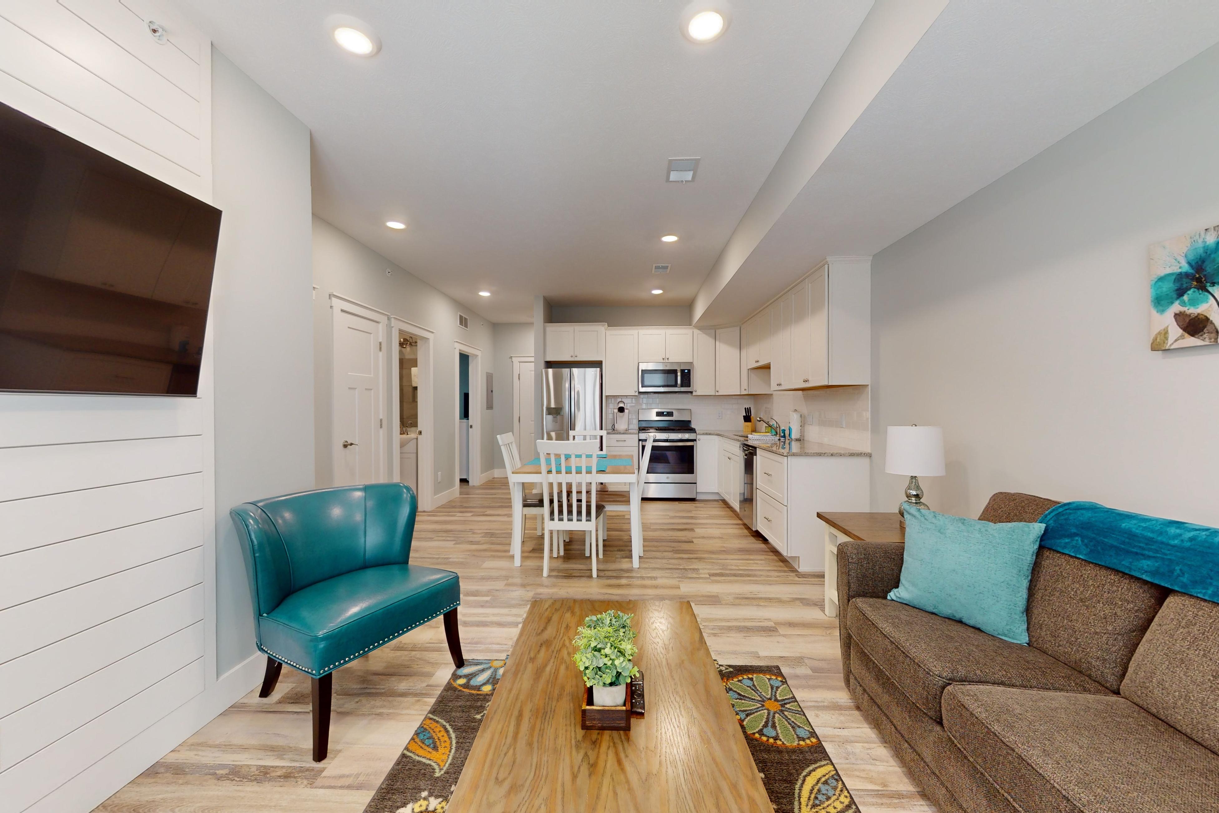 Cozy TC Bay Condo - Vacation Rentals | Homes & Hideaways by World of Hyatt