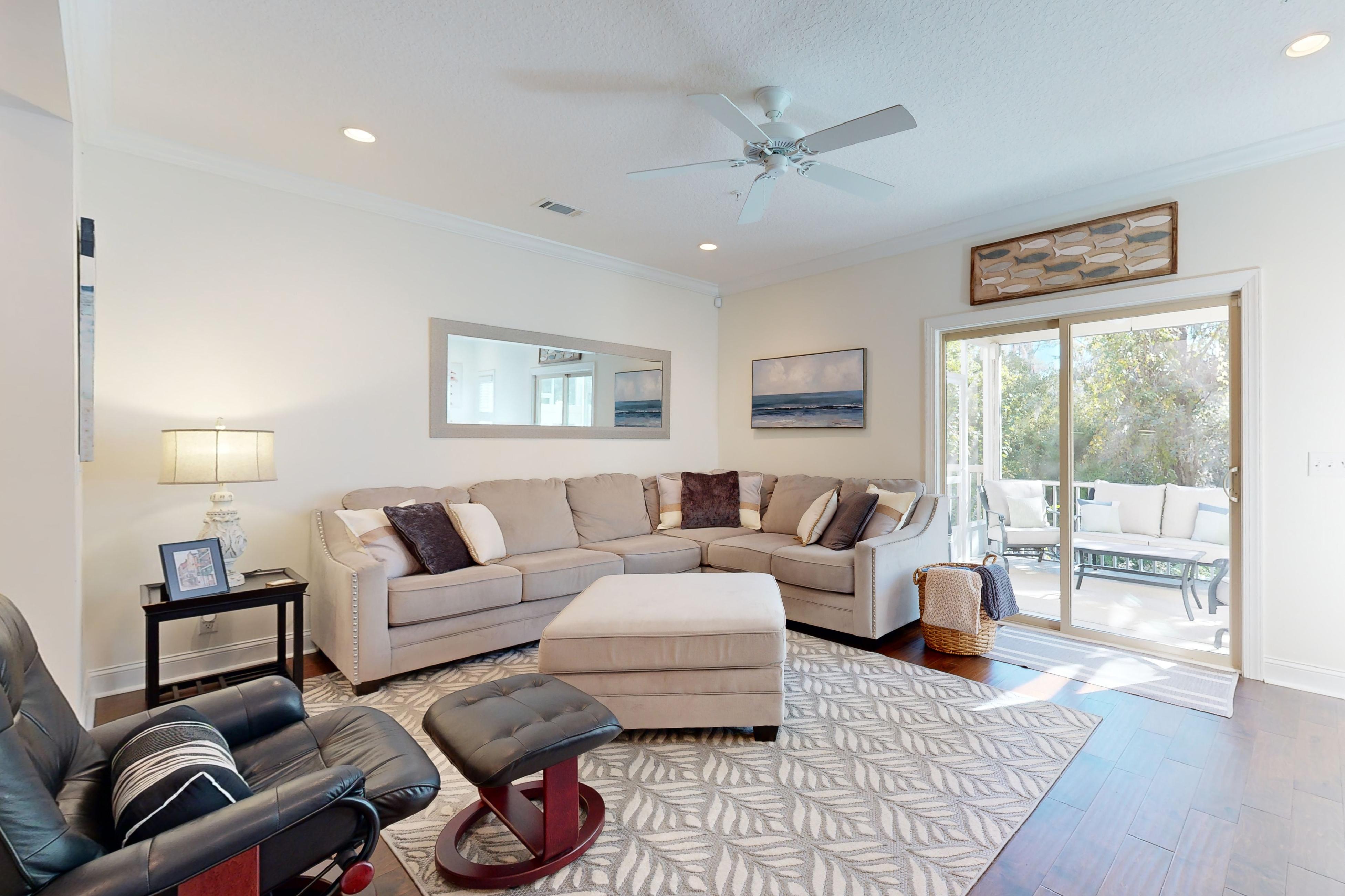 Mariner's Landing 602 - Vacation Rentals | Homes & Hideaways by World ...