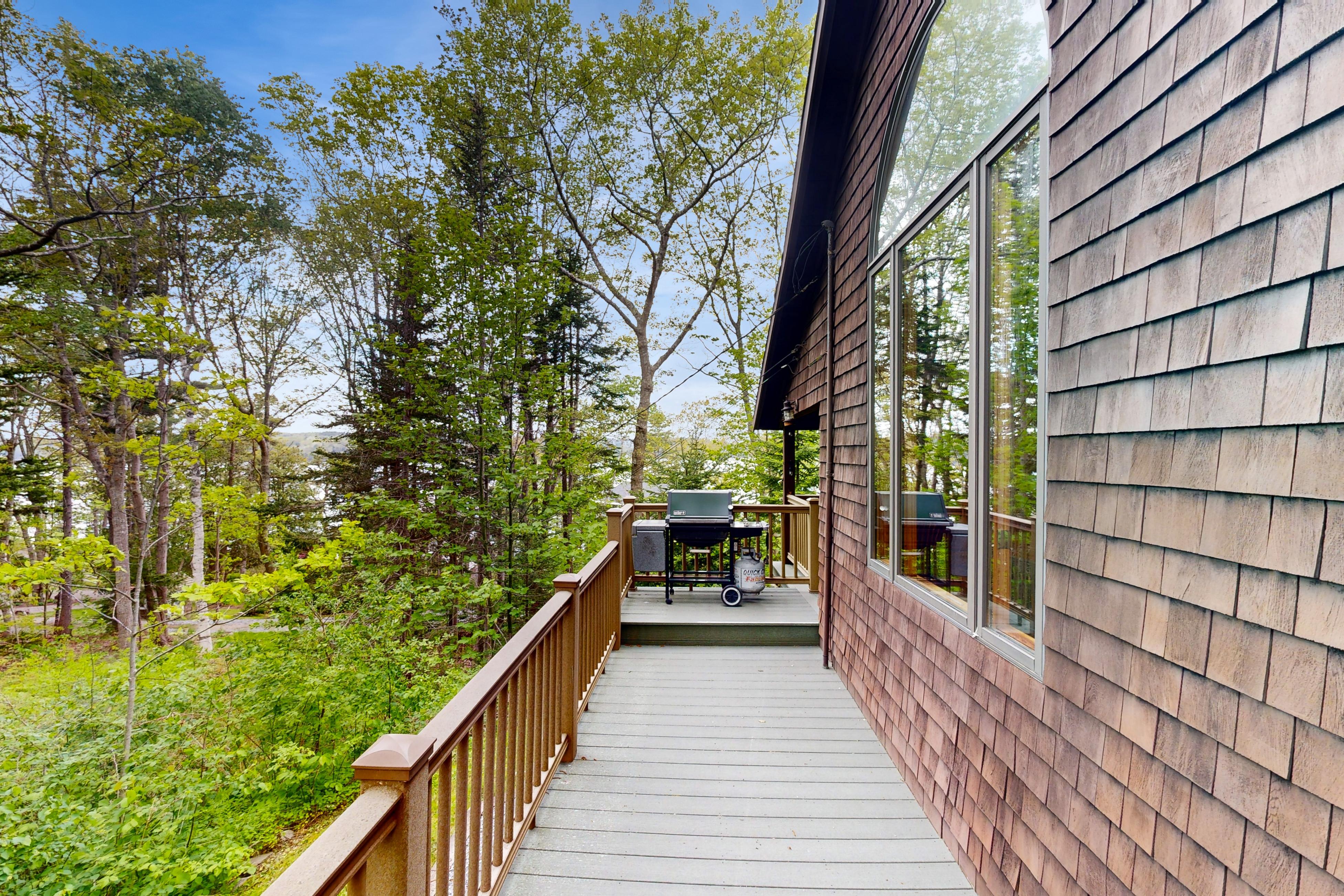 Charming South Bristol Cottage - Vacation Rentals | Homes & Hideaways ...