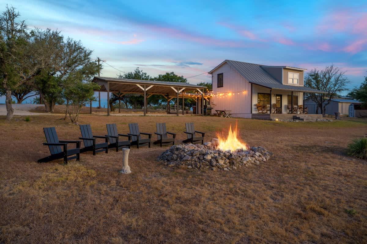 HOCHLAND HAUS - Vacation Rentals | Homes & Hideaways by World of Hyatt