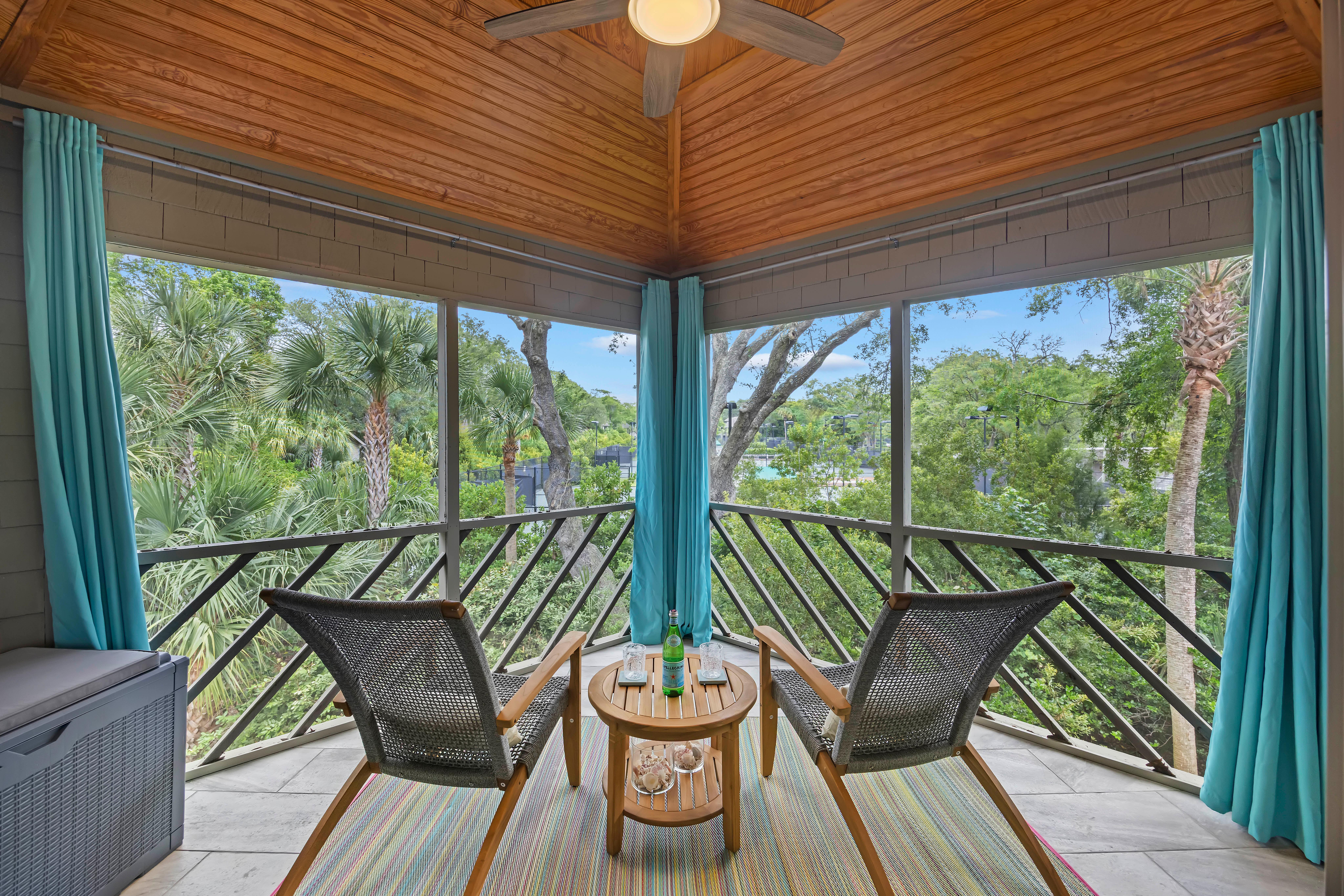 Scenic Tennis Club Views And Stylish Finishes - Charming Island Retreat - Kiawah Island, SC