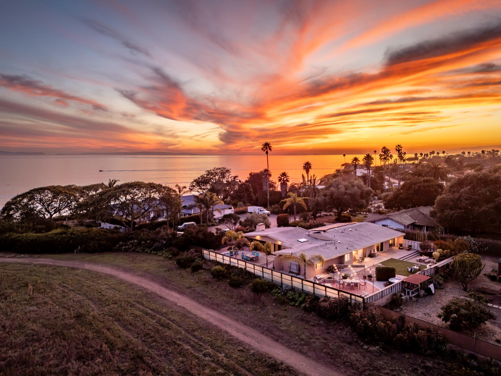 Unobstructed Views And Hot Tub - Spacious Coastal Haven - Santa Barbara, CA