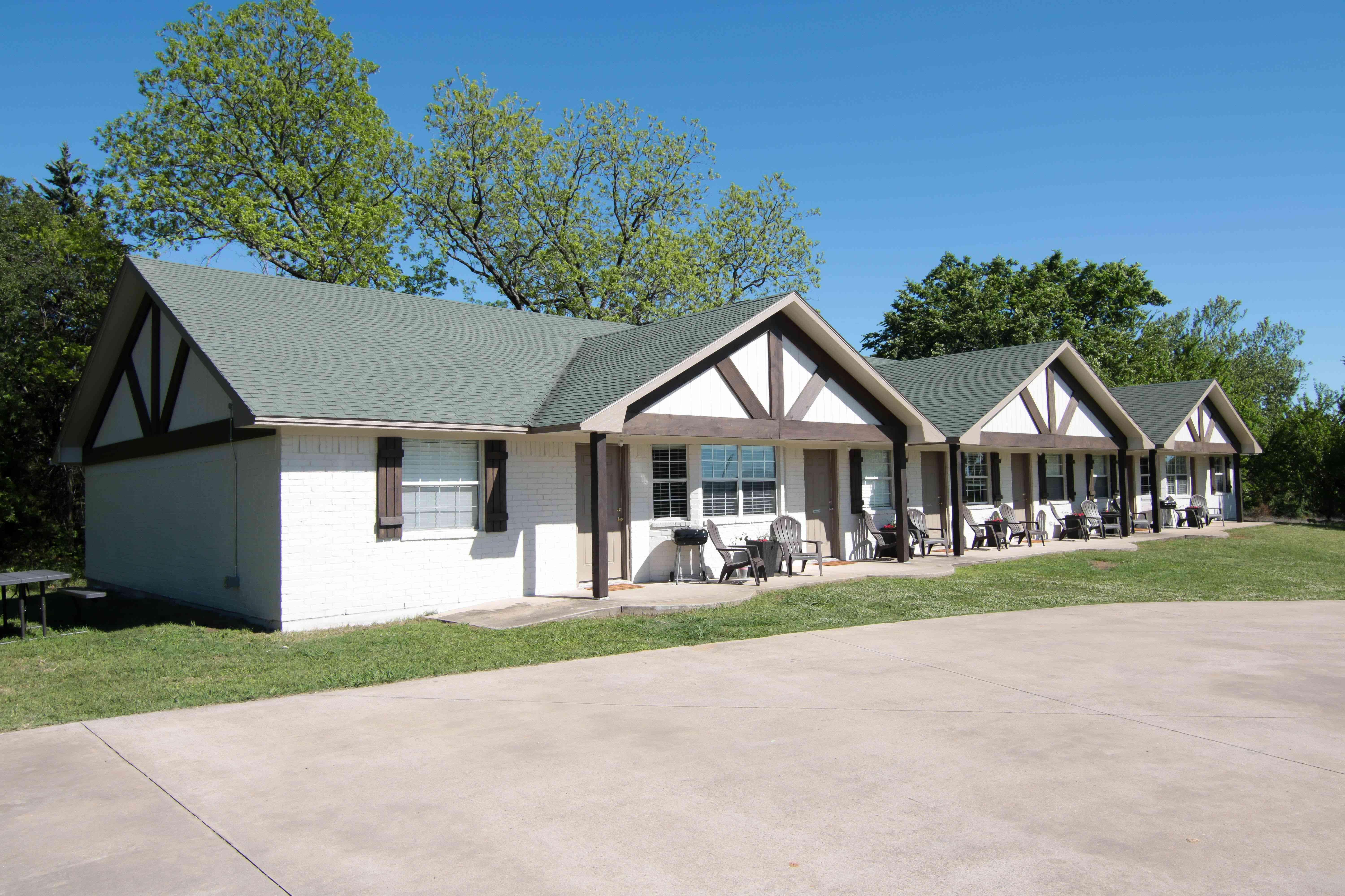 Picturesque Views And Ample Workspace - Charming Haven - Lake Texoma